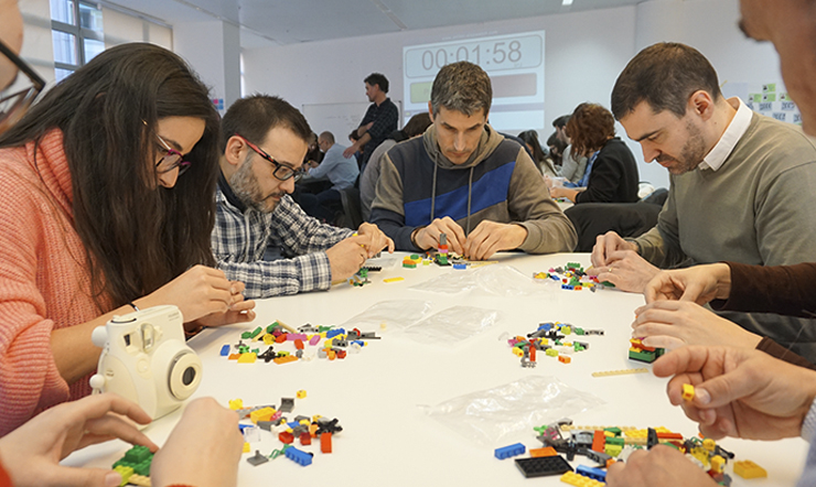Lego Serious Play para cambios culturales, en la BBC - Netmind